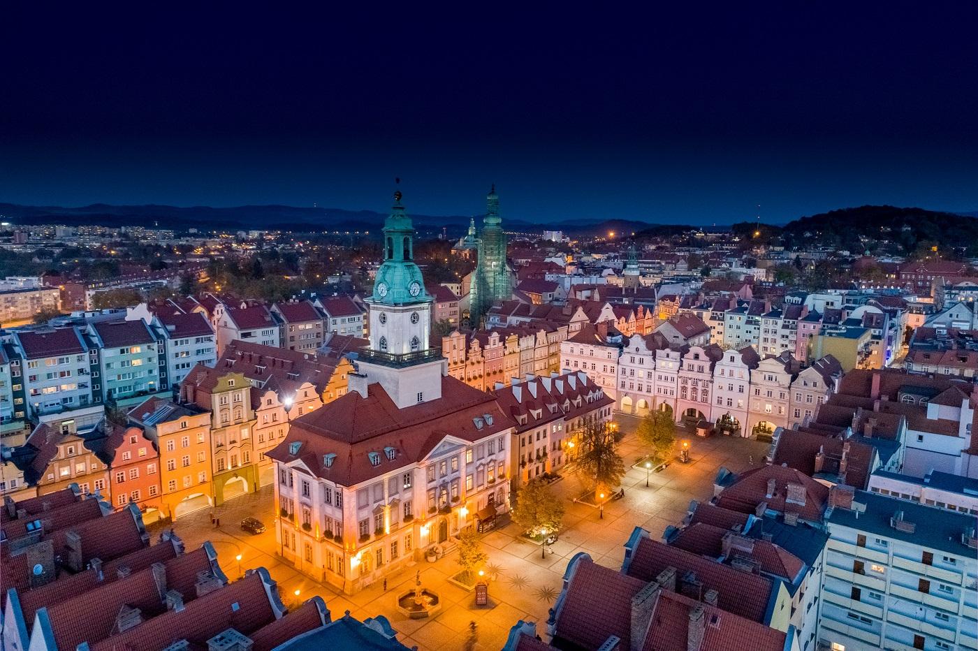 Jelení Hora – výlety, trhy, obchody, co vidět - Vcestovani.cz